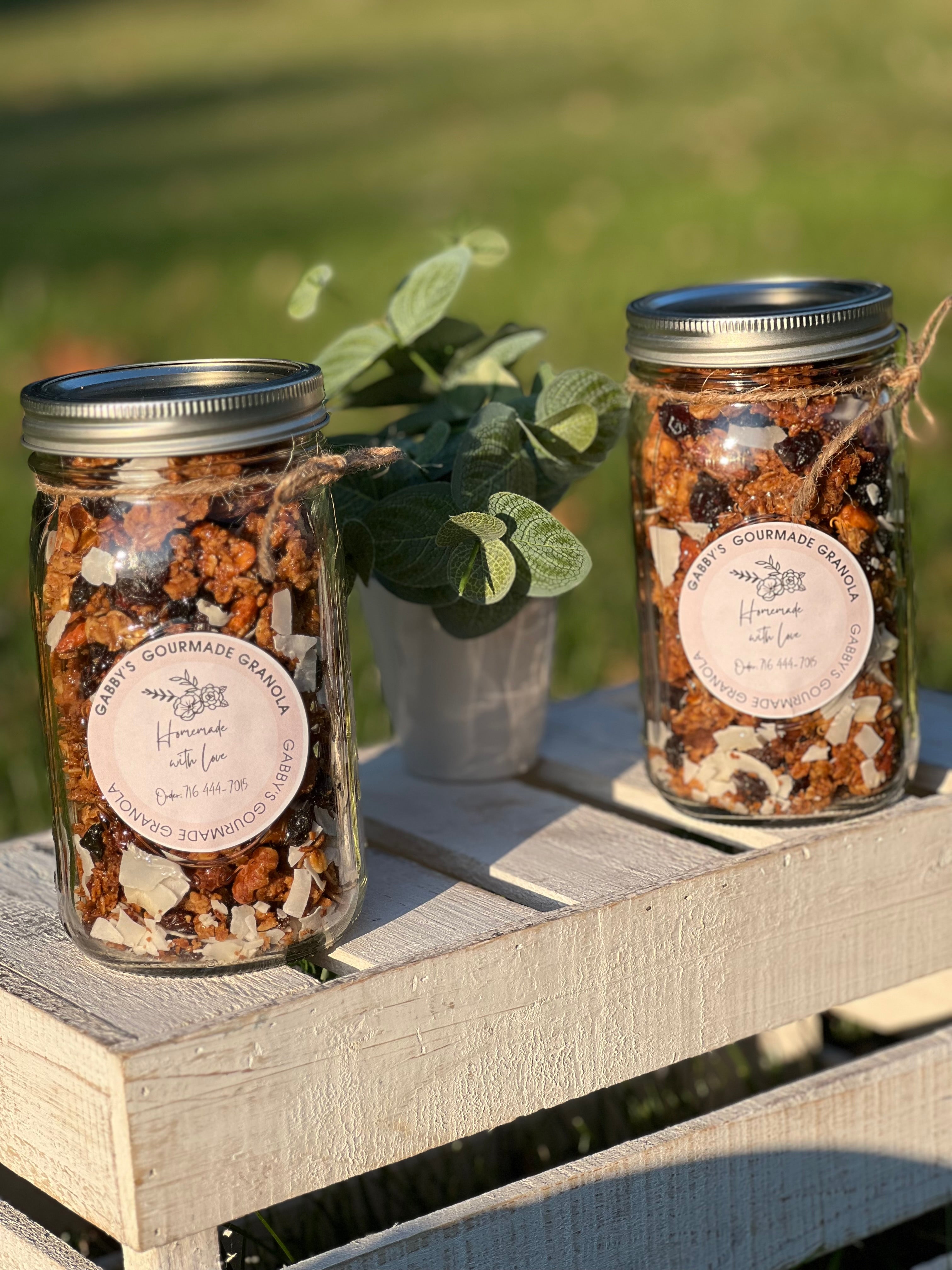 Coconana Cluster Crunch Signature Jar 16oz – Gabby's Gourmade Granola